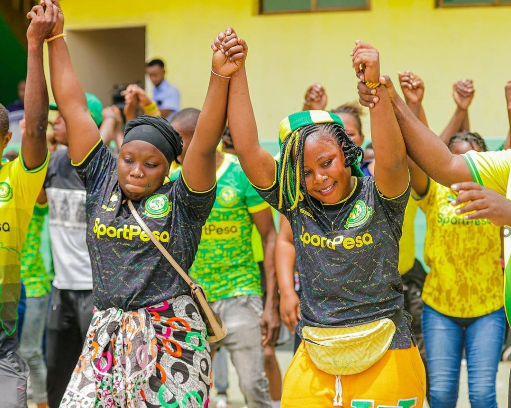 VIDEO:YANGA YAWAITA MASHABIKI KWA MKAPA KUONA PIRA SUKARI | Saleh Jembe